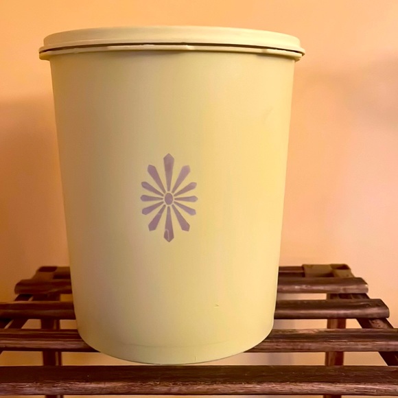 Tupperware | Kitchen | Vintage Gold Tupperware Round Container Half ...